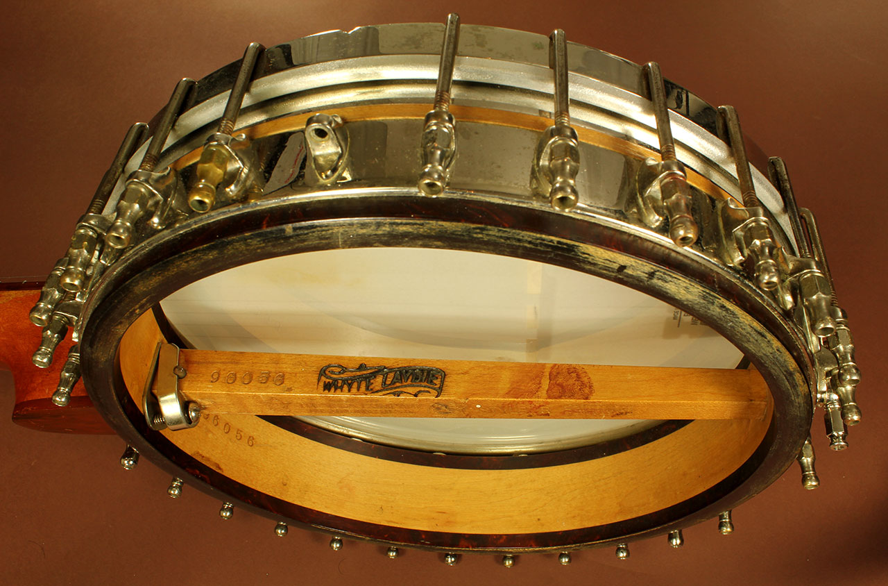 Vega Whyte Laydie Long Neck